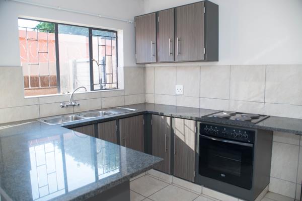 2 Bedroom Apartment to rent in Pretoria North | RR4704396 | Private ...
