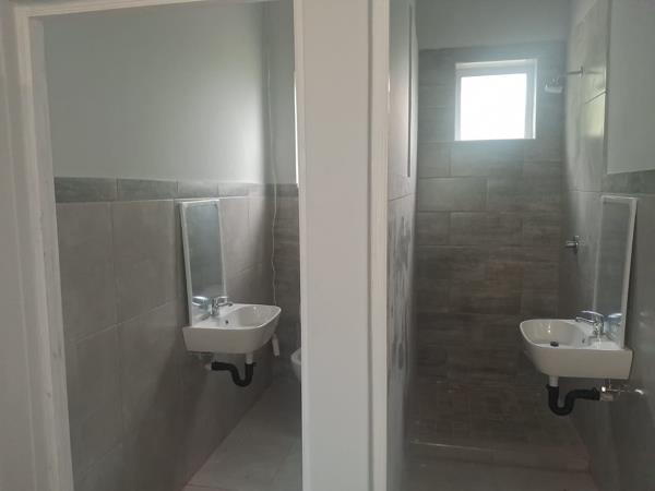 1 Bedroom House to rent in Southernwood | RR4704403 | Private Property