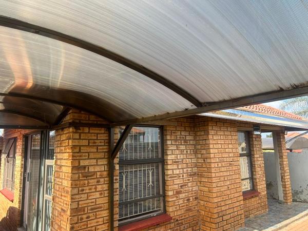 4 Bedroom House for sale in Naturena | T5527889 | Private Property