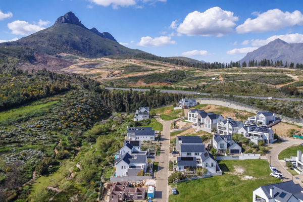 483 m² Land for sale in La Roche | T5528208 | Private Property
