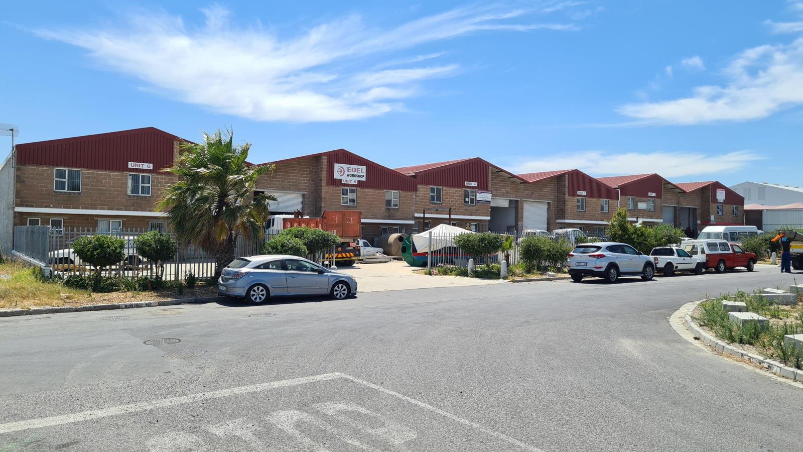 2 280 m² Industrial space for sale in Racing Park | T3147927 | Private ...