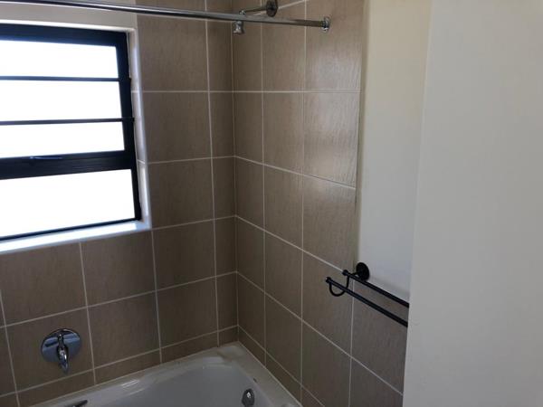 2 Bedroom Flat to rent in Parklands | RR3303948 | Private Property