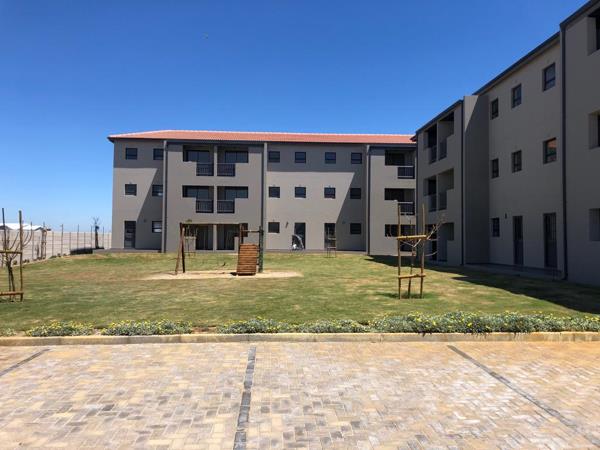 2 Bedroom Flat to rent in Parklands | RR3303948 | Private Property
