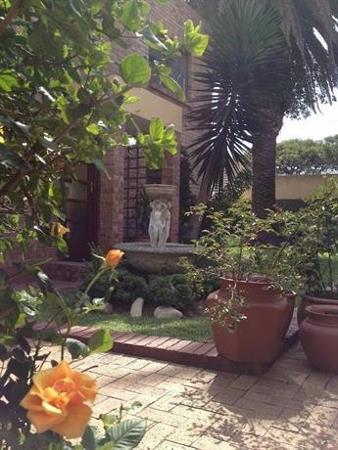 6 Bedroom House to rent in Milnerton Central | RR3365361 | Private Property